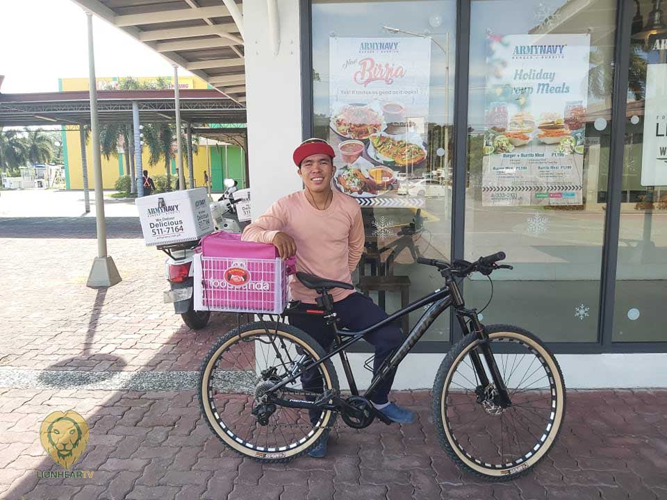 foodpanda rider loses bike, gets so much more in return - LionhearTV