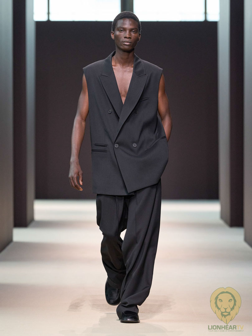 COS Unveils Its Autumn Winter Collections During New York Fashion Week ...