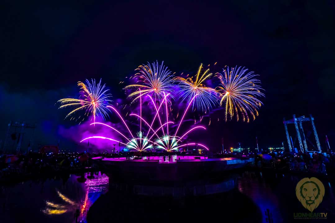 Battle of the Champions: 12th Philippine International Pyromusical ...